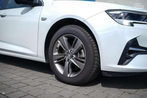 White Opel Insignia 2021 in Kaunas, with an engine capacity of 2.00 L and mileage of 114 thousand km for 11950 €, photo 7 on AUTOMOTO.COM.LV
