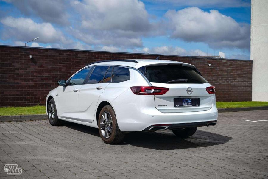 White Opel Insignia 2021 in Kaunas, with an engine capacity of 2.00 L and mileage of 114 thousand km for 11950 €, photo 10 on AUTOMOTO.COM.LV