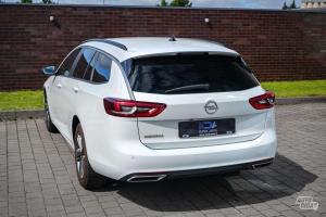 White Opel Insignia 2021 in Kaunas, with an engine capacity of 2.00 L and mileage of 114 thousand km for 11950 €, photo 11 on AUTOMOTO.COM.LV