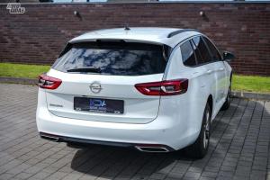 White Opel Insignia 2021 in Kaunas, with an engine capacity of 2.00 L and mileage of 114 thousand km for 11950 €, photo 13 on AUTOMOTO.COM.LV