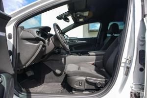 White Opel Insignia 2021 in Kaunas, with an engine capacity of 2.00 L and mileage of 114 thousand km for 11950 €, photo 29 on AUTOMOTO.COM.LV