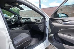 White Opel Insignia 2021 in Kaunas, with an engine capacity of 2.00 L and mileage of 114 thousand km for 11950 €, photo 38 on AUTOMOTO.COM.LV