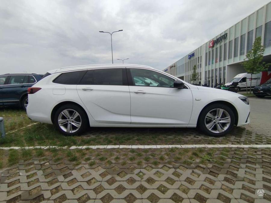White Opel Insignia 2021 in Vilnius, with an engine capacity of 1.50 L and mileage of 195 thousand km for 9990 €, photo 6 on AUTOMOTO.COM.LV