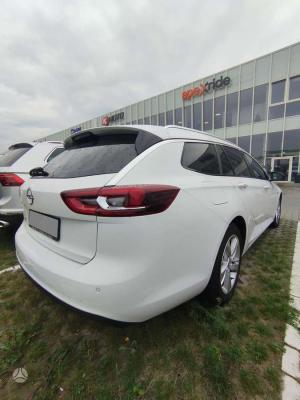 White Opel Insignia 2021 in Vilnius, with an engine capacity of 1.50 L and mileage of 195 thousand km for 9990 €, photo 8 on AUTOMOTO.COM.LV