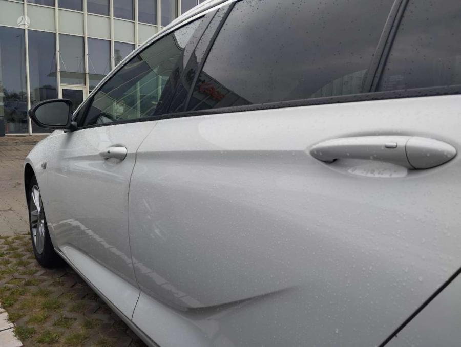 White Opel Insignia 2021 in Vilnius, with an engine capacity of 1.50 L and mileage of 195 thousand km for 9990 €, photo 9 on AUTOMOTO.COM.LV