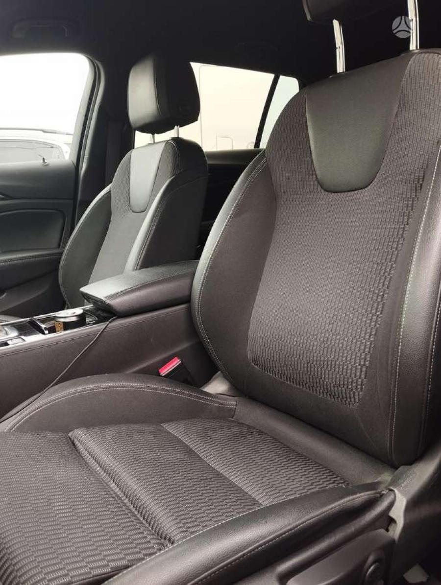 White Opel Insignia 2021 in Vilnius, with an engine capacity of 1.50 L and mileage of 195 thousand km for 9990 €, photo 12 on AUTOMOTO.COM.LV