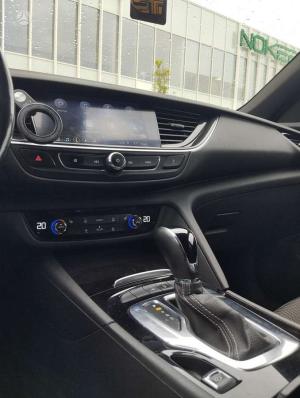 White Opel Insignia 2021 in Vilnius, with an engine capacity of 1.50 L and mileage of 195 thousand km for 9990 €, photo 17 on AUTOMOTO.COM.LV