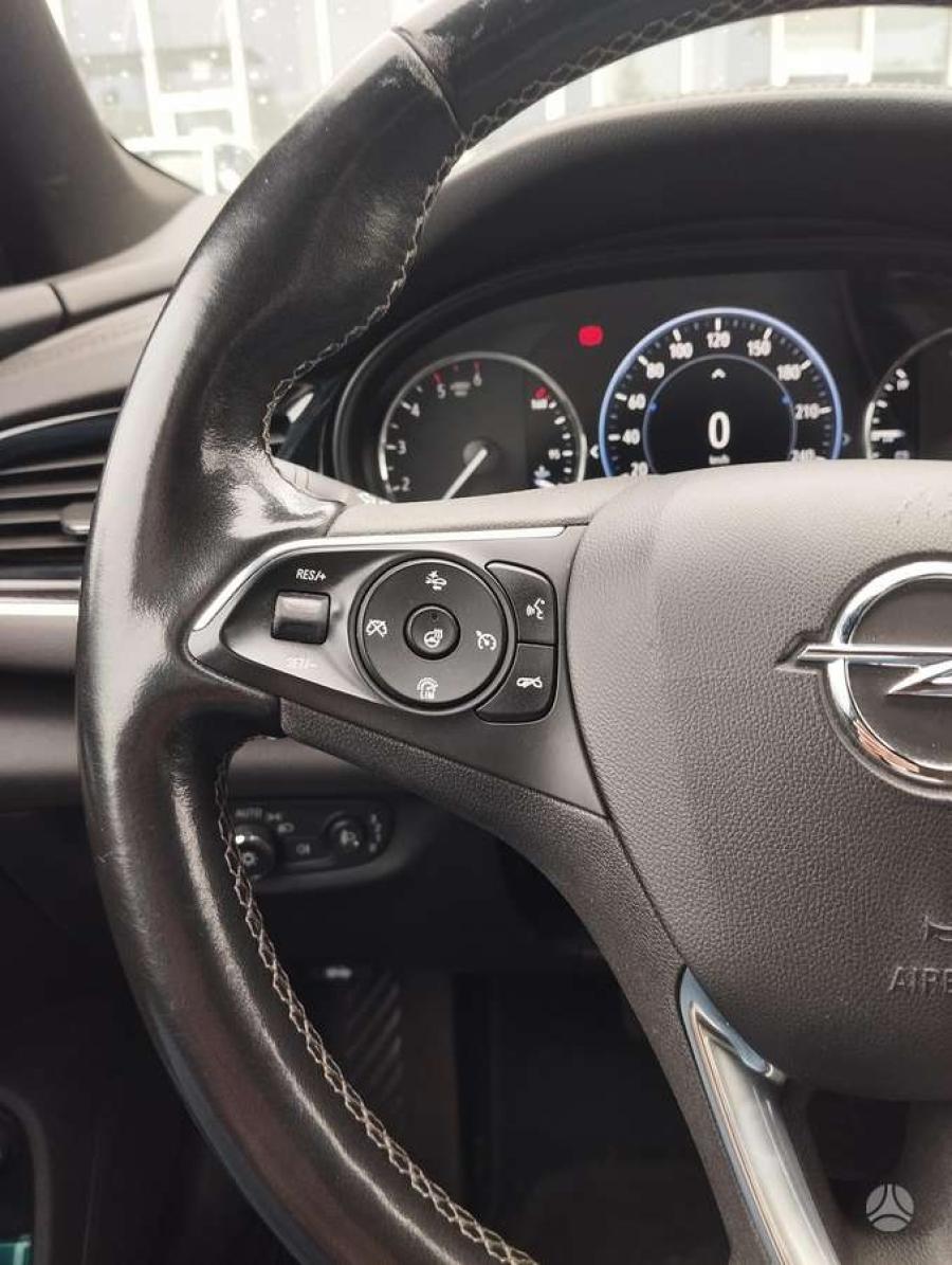 White Opel Insignia 2021 in Vilnius, with an engine capacity of 1.50 L and mileage of 195 thousand km for 9990 €, photo 19 on AUTOMOTO.COM.LV