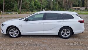 White Opel Insignia 2021 in Tallinn, with an engine capacity of 2.00 L and mileage of 129 thousand km for 19400 €, photo 4 on AUTOMOTO.COM.LV
