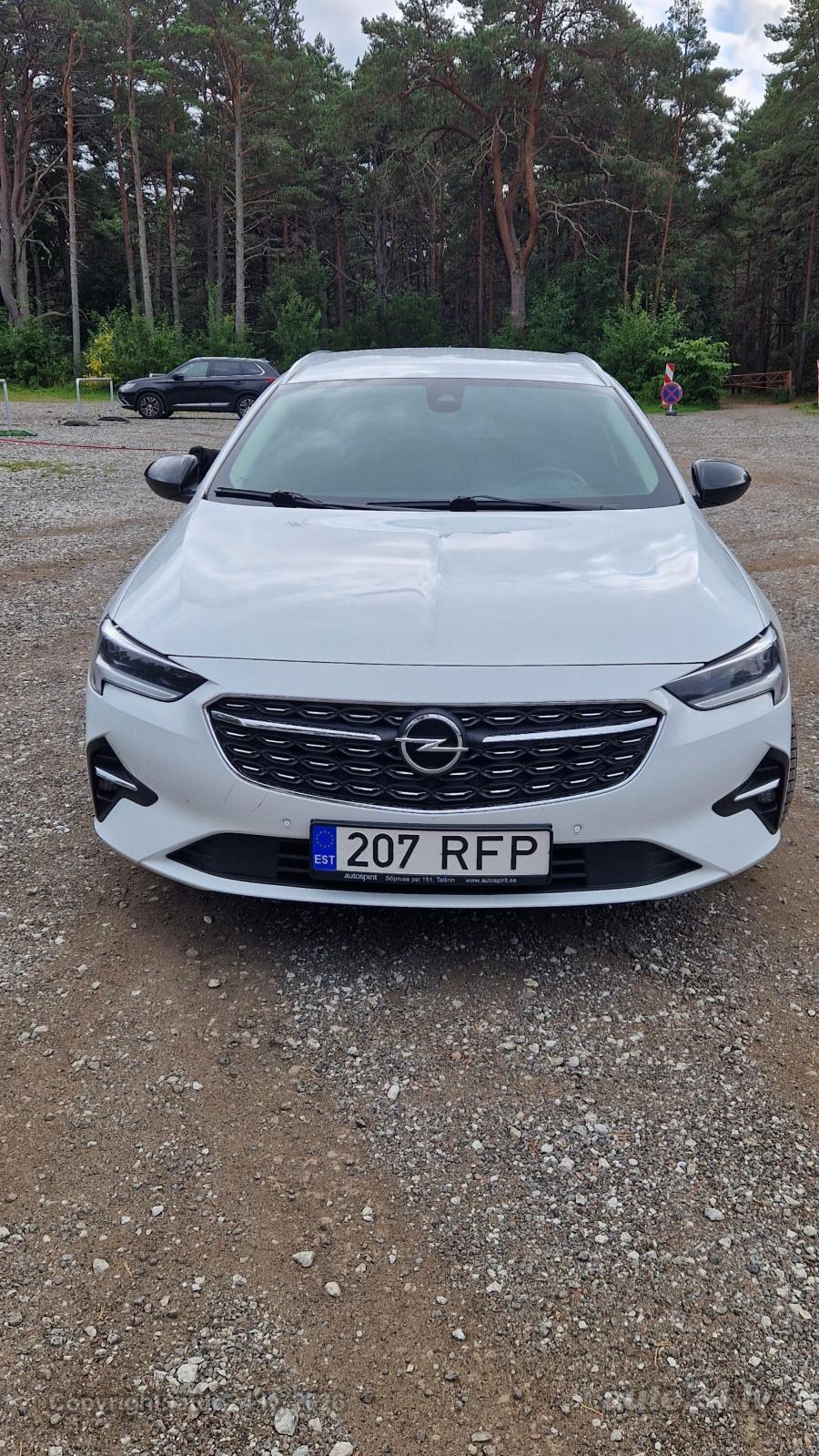 White Opel Insignia 2021 in Tallinn, with an engine capacity of 2.00 L and mileage of 129 thousand km for 19400 €, photo 5 on AUTOMOTO.COM.LV