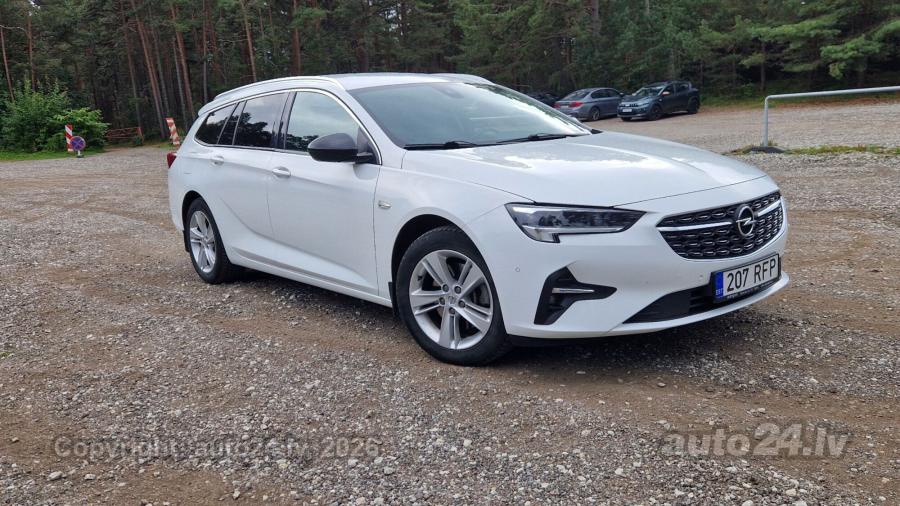 White Opel Insignia 2021 in Tallinn, with an engine capacity of 2.00 L and mileage of 129 thousand km for 19400 €, photo 6 on AUTOMOTO.COM.LV