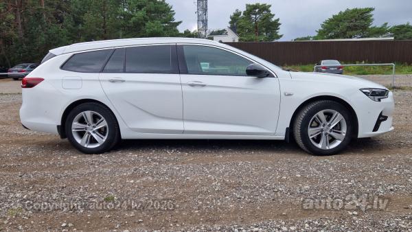Opel Insignia 2021 in Tallinn on AUTOMOTO.COM.LV White Opel Insignia 2021 in Tallinn, with an engine capacity of 2.00 L and mileage of 129 thousand km for 19400 €, photo 7 on AUTOMOTO.COM.LV