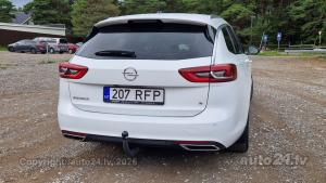 White Opel Insignia 2021 in Tallinn, with an engine capacity of 2.00 L and mileage of 129 thousand km for 19400 €, photo 9 on AUTOMOTO.COM.LV