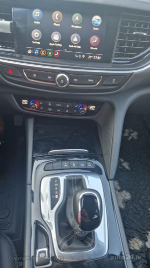 White Opel Insignia 2021 in Tallinn, with an engine capacity of 2.00 L and mileage of 129 thousand km for 19400 €, photo 18 on AUTOMOTO.COM.LV