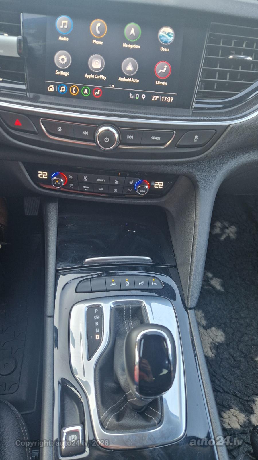 White Opel Insignia 2021 in Tallinn, with an engine capacity of 2.00 L and mileage of 129 thousand km for 19400 €, photo 18 on AUTOMOTO.COM.LV