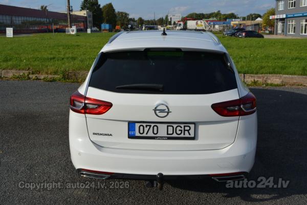 White Opel Insignia 2021 in Tallinn, with an engine capacity of 2.00 L and mileage of 98 thousand km for 15500 €, photo 4 on AUTOMOTO.COM.LV