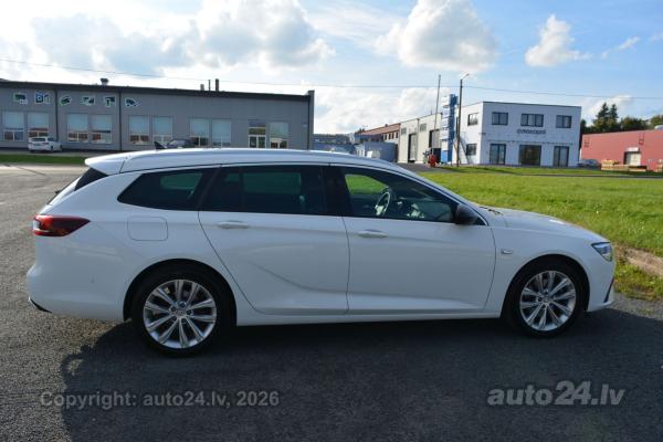 White Opel Insignia 2021 in Tallinn, with an engine capacity of 2.00 L and mileage of 98 thousand km for 15500 €, photo 7 on AUTOMOTO.COM.LV