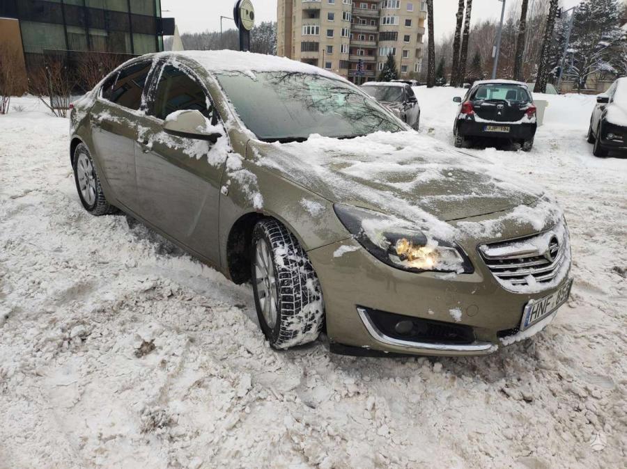Yellow Opel Insignia 2015 in Vilnius, with an engine capacity of 1.96 L and mileage of 150 thousand km for 5650 €, photo 3 on AUTOMOTO.COM.LV