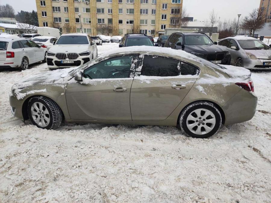 Yellow Opel Insignia 2015 in Vilnius, with an engine capacity of 1.96 L and mileage of 150 thousand km for 5650 €, photo 8 on AUTOMOTO.COM.LV