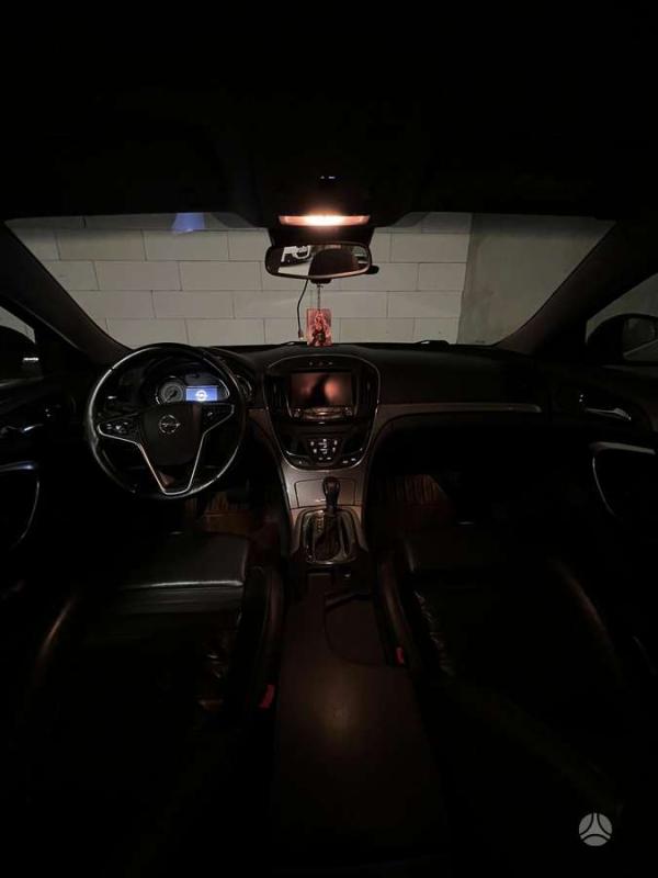 Yellow Opel Insignia 2015 in Vilnius, with an engine capacity of 1.96 L and mileage of 400 thousand km for 1800 €, photo 6 on AUTOMOTO.COM.LV