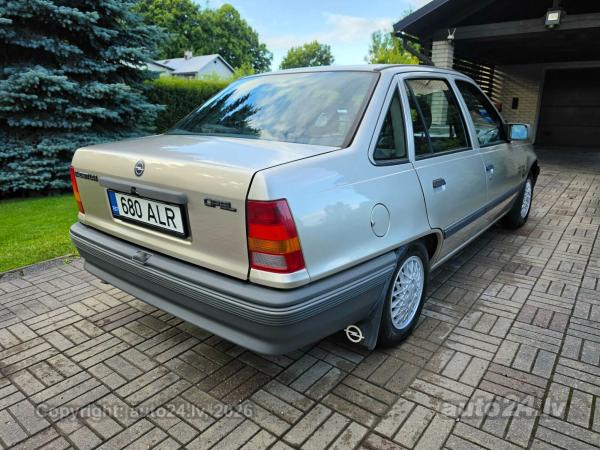 Beige Opel Kadett 1991 in Tallinn, with an engine capacity of 1.40 L and mileage of 102 thousand km for 3000 €, photo 5 on AUTOMOTO.COM.LV