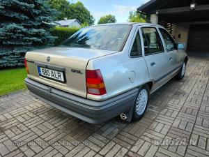 Smilšu krāsa Opel Kadett 1991 Tallina, ar dzinēja tilpumu 1.40 L un nobraukumu 102 tūkst. km par 3000 €, foto 6 vietnē AUTOMOTO.COM.LV