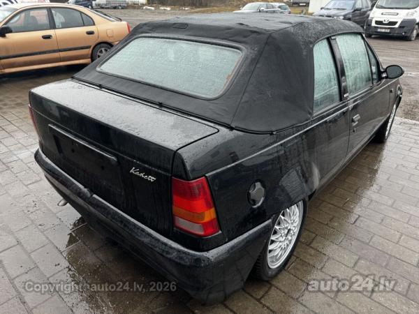 Melns Opel Kadett 1992 Hāpsalu, ar dzinēja tilpumu 2.00 L un nobraukumu 161 tūkst. km par 4500 €, foto 2 vietnē AUTOMOTO.COM.LV