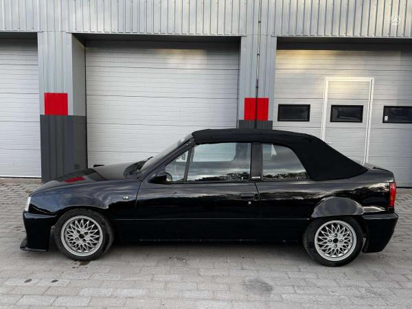 Black Opel Kadett 1992 in Haapsalu, with an engine capacity of 2.00 L and mileage of 161 thousand km for 4500 €, photo 6 on AUTOMOTO.COM.LV