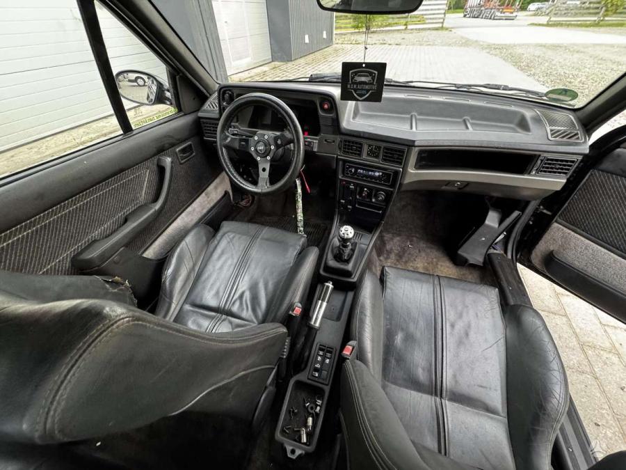 Melns Opel Kadett 1992 Hāpsalu, ar dzinēja tilpumu 2.00 L un nobraukumu 161 tūkst. km par 4500 €, foto 15 vietnē AUTOMOTO.COM.LV