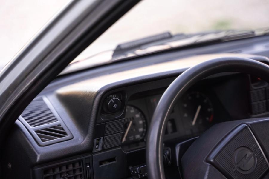 Pelēks Opel Kadett 1987 Rīga, ar dzinēja tilpumu 2.00 L un nobraukumu 3 tūkst. km par 5990 €, foto 4 vietnē AUTOMOTO.COM.LV