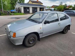 Grey Opel Kadett 1986 in Vilnius, with an engine capacity of 1.60 L and mileage of 45 thousand km for 750 €, photo 3 on AUTOMOTO.COM.LV