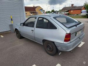 Grey Opel Kadett 1986 in Vilnius, with an engine capacity of 1.60 L and mileage of 45 thousand km for 750 €, photo 4 on AUTOMOTO.COM.LV