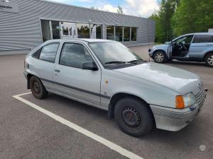 Grey Opel Kadett 1986 in Vilnius, with an engine capacity of 1.60 L and mileage of 45 thousand km for 750 €, photo 7 on AUTOMOTO.COM.LV