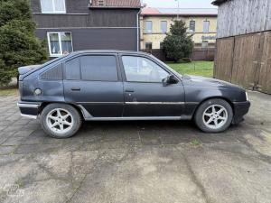 Opel Kadett 1991 in Liepaja, with an engine capacity of 2.00 L and mileage of 299 thousand km for 3000 €, photo 4 on AUTOMOTO.COM.LV