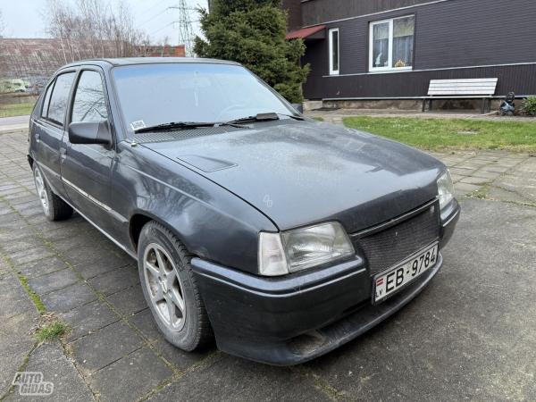 Opel Kadett 1991 in Liepaja, with an engine capacity of 2.00 L and mileage of 299 thousand km for 3000 €, photo 5 on AUTOMOTO.COM.LV
