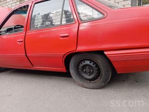 Sarkans Opel Kadett 1987 Rīga, ar dzinēja tilpumu 1.30 L un nobraukumu 60 tūkst. km par 650 €, foto  vietnē AUTOMOTO.COM.LV