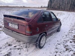 Sarkans Opel Kadett 1990 Pabradė, ar dzinēja tilpumu 1.60 L un nobraukumu 12 tūkst. km par 1500 €, foto 4 vietnē AUTOMOTO.COM.LV