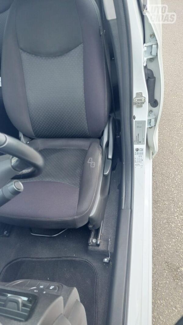 White Opel Karl 2015 in Kaunas, with an engine capacity of 1.00 L and mileage of 179 thousand km for 3900 €, photo 10 on AUTOMOTO.COM.LV