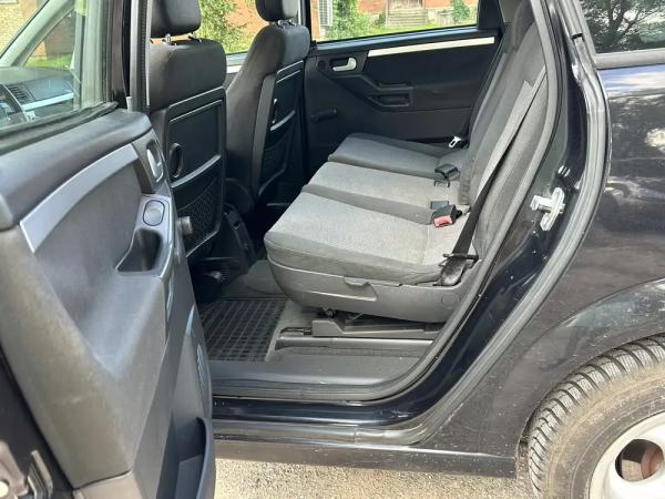 Melns Opel Meriva 2003 Grobiņa, ar dzinēja tilpumu 1.70 L un nobraukumu 248 tūkst. km par 1490 €, foto 7 vietnē AUTOMOTO.COM.LV