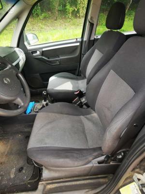 Melns Opel Meriva 2004 Kauņa, ar dzinēja tilpumu 1.80 L un nobraukumu 357 tūkst. km par 330 €, foto 8 vietnē AUTOMOTO.COM.LV