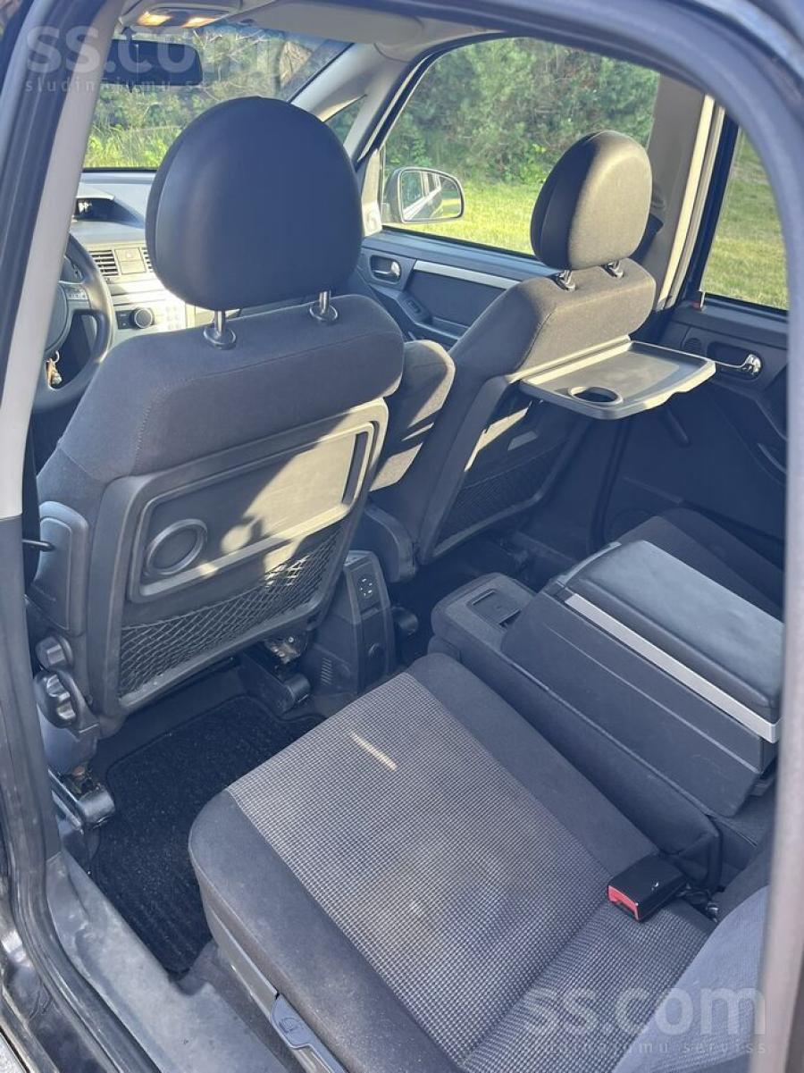 Melns Opel Meriva 2005 Liepāja, ar dzinēja tilpumu 1.60 L un nobraukumu 267 tūkst. km par 1400 €, foto 5 vietnē AUTOMOTO.COM.LV