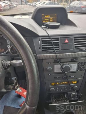Melns Opel Meriva 2006 Rīga, ar dzinēja tilpumu 1.80 L un nobraukumu 305 tūkst. km par 1000 €, foto 7 vietnē AUTOMOTO.COM.LV