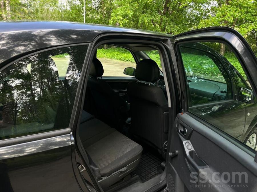 Black Opel Meriva 2008 in Riga, with an engine capacity of 1.40 L and mileage of 0 thousand km for 2250 €, photo 18 on AUTOMOTO.COM.LV