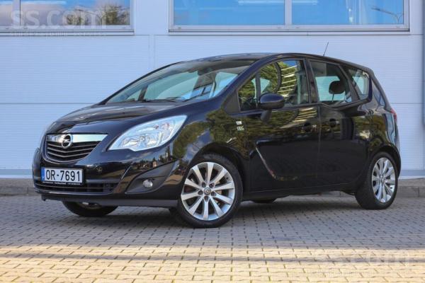 Opel Meriva 2010 Rīga vietnē Melns Opel Meriva 2010 Rīga, ar dzinēja tilpumu 1.40 L un nobraukumu 125 tūkst. km par 3595 €, foto 1 vietnē AUTOMOTO.COM.LV