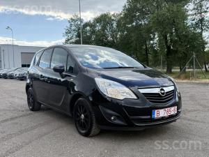 Black Opel Meriva 2011 in Liepaja, with an engine capacity of 1.40 L and mileage of 177 thousand km for 4600 €, photo 4 on AUTOMOTO.COM.LV