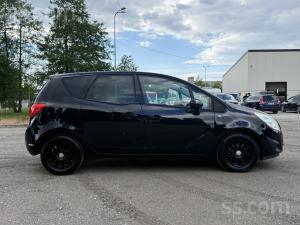Black Opel Meriva 2011 in Liepaja, with an engine capacity of 1.40 L and mileage of 177 thousand km for 4600 €, photo 6 on AUTOMOTO.COM.LV