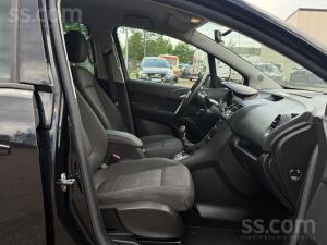 Black Opel Meriva 2011 in Liepaja, with an engine capacity of 1.40 L and mileage of 177 thousand km for 4600 €, photo 13 on AUTOMOTO.COM.LV