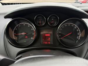 Black Opel Meriva 2011 in Liepaja, with an engine capacity of 1.40 L and mileage of 177 thousand km for 4600 €, photo 21 on AUTOMOTO.COM.LV