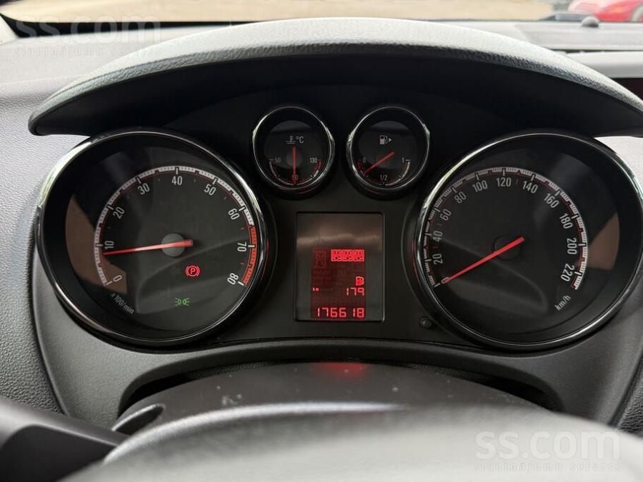 Black Opel Meriva 2011 in Liepaja, with an engine capacity of 1.40 L and mileage of 177 thousand km for 4600 €, photo 21 on AUTOMOTO.COM.LV