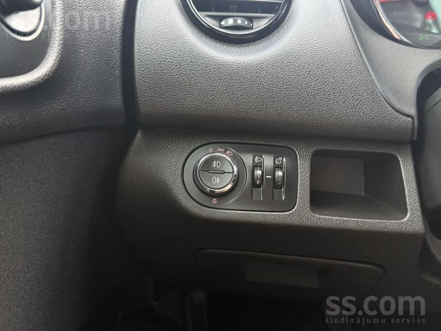 Black Opel Meriva 2011 in Liepaja, with an engine capacity of 1.40 L and mileage of 177 thousand km for 4600 €, photo 22 on AUTOMOTO.COM.LV